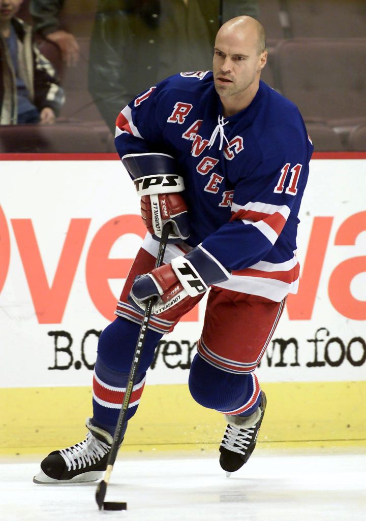 Hockey legend Mark Messier offers his views on leadership, success in ...