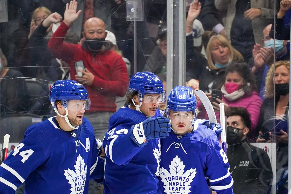 Matthews scores twice in Leafs’ 4-0 win over Vegas | Globalnews.ca