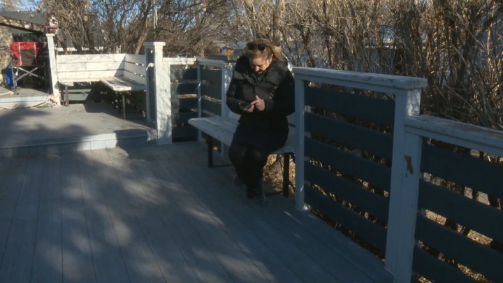 Calgary woman loses $23K to scammers posing as border services agents ...