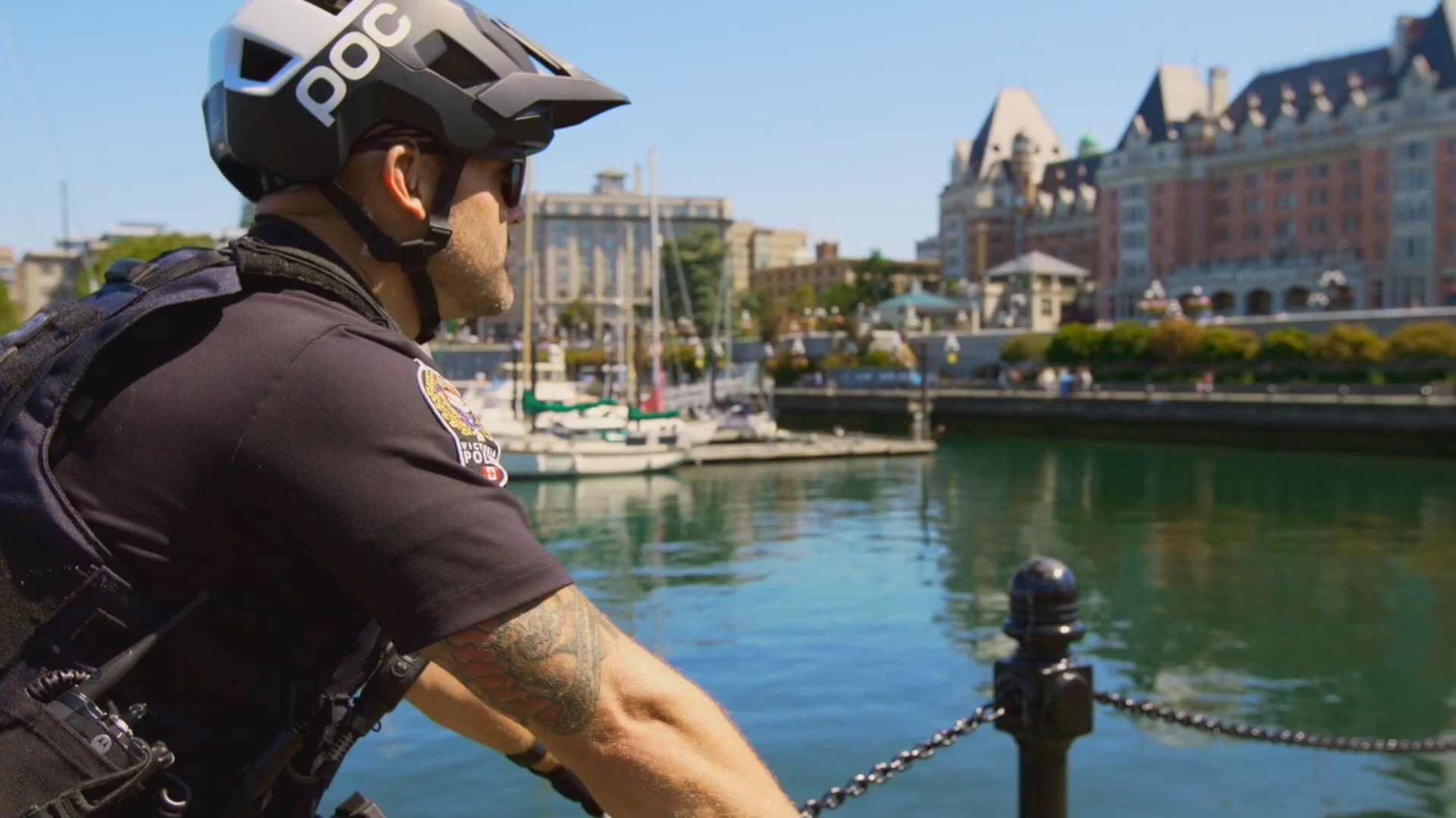 Victoria police offering $20,000 hiring bonus in bid to get boots on ...