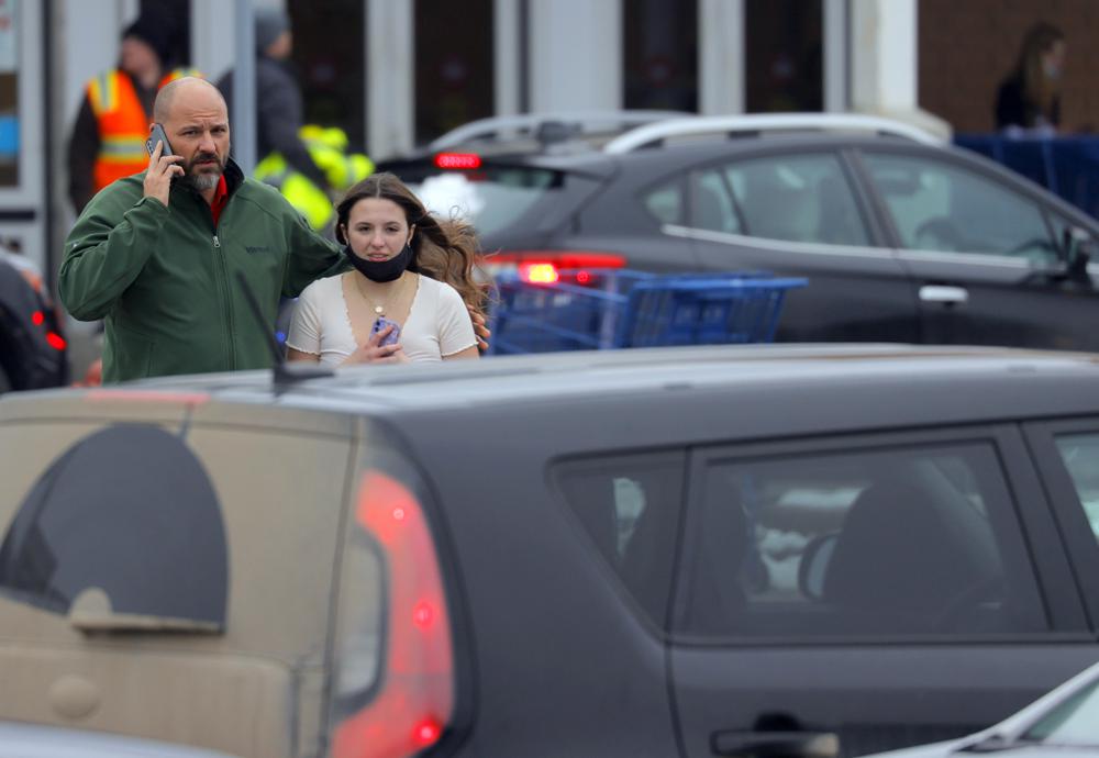 Michigan school shooting: 3 dead, 8 injured after student opens fire ...