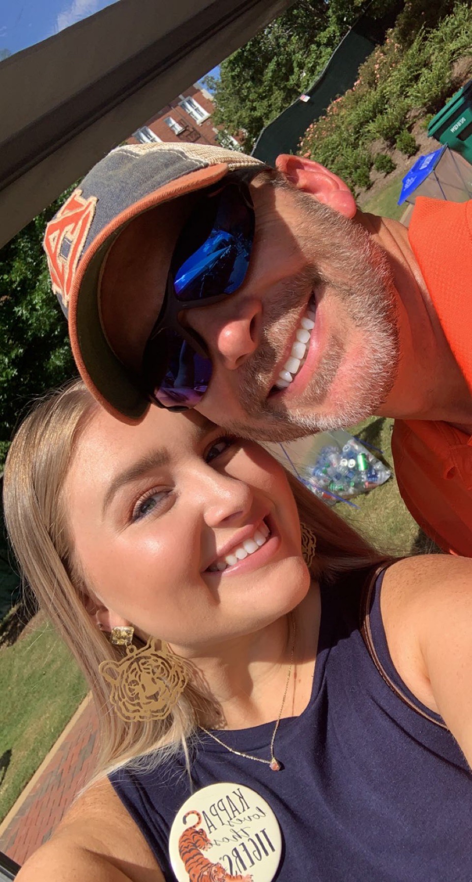 Dad makes it his mission to send daughter off with love and digital ...