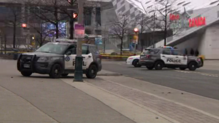Glass reportedly falls from CN Tower as Toronto hit with strong winds ...