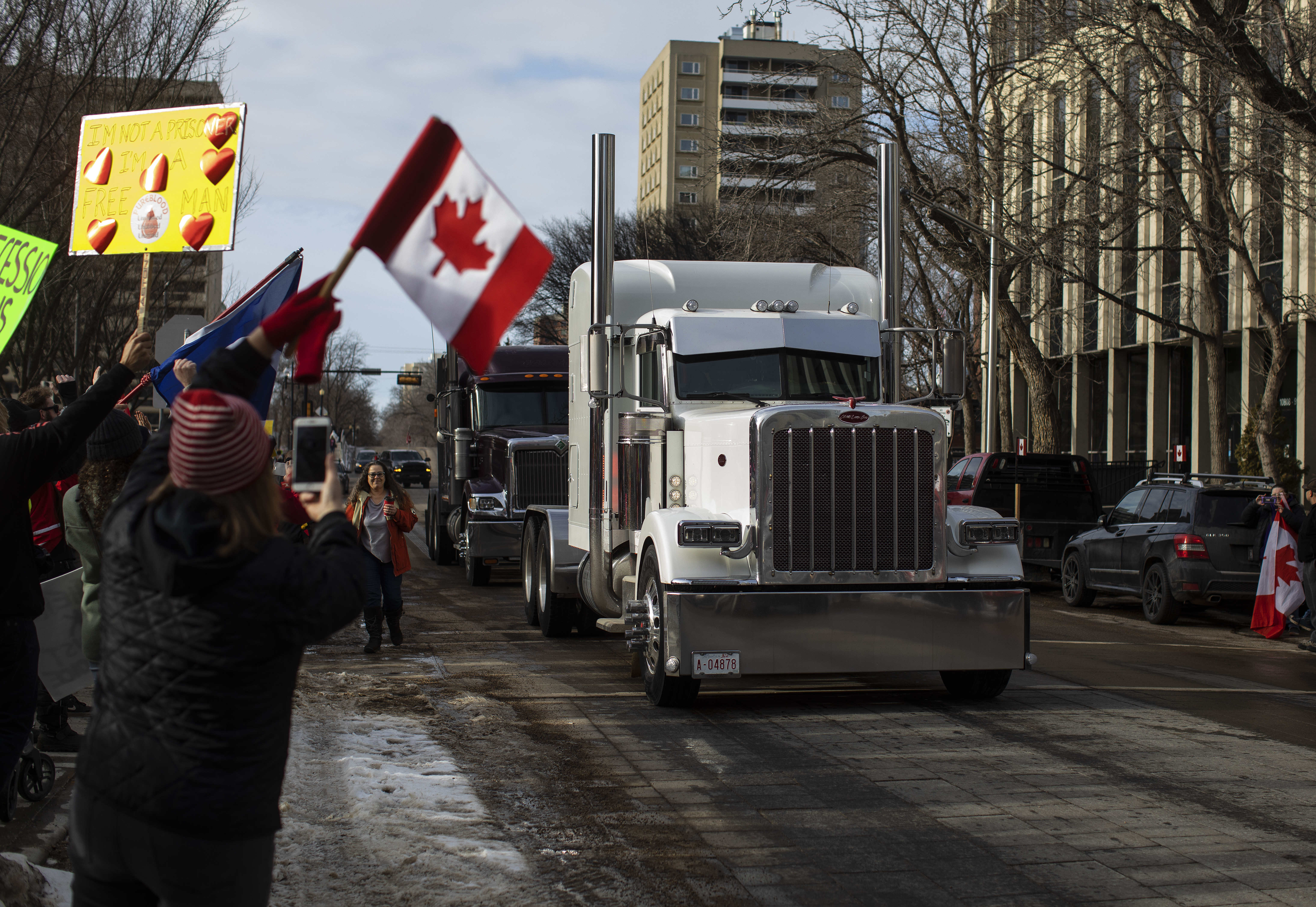 Rallies gather in Canadian cities in support of Ottawa trucker protest ...