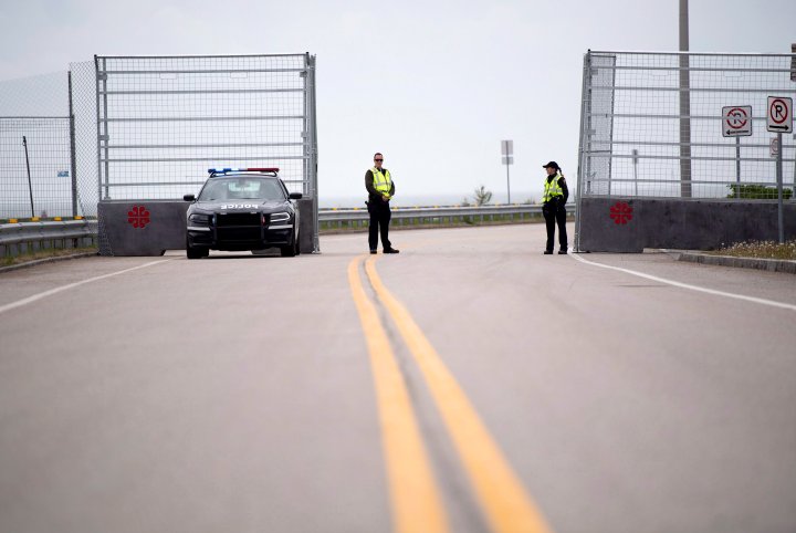 Trucker convoy: What options do police have amid ‘illegal,’ ‘unlawful ...