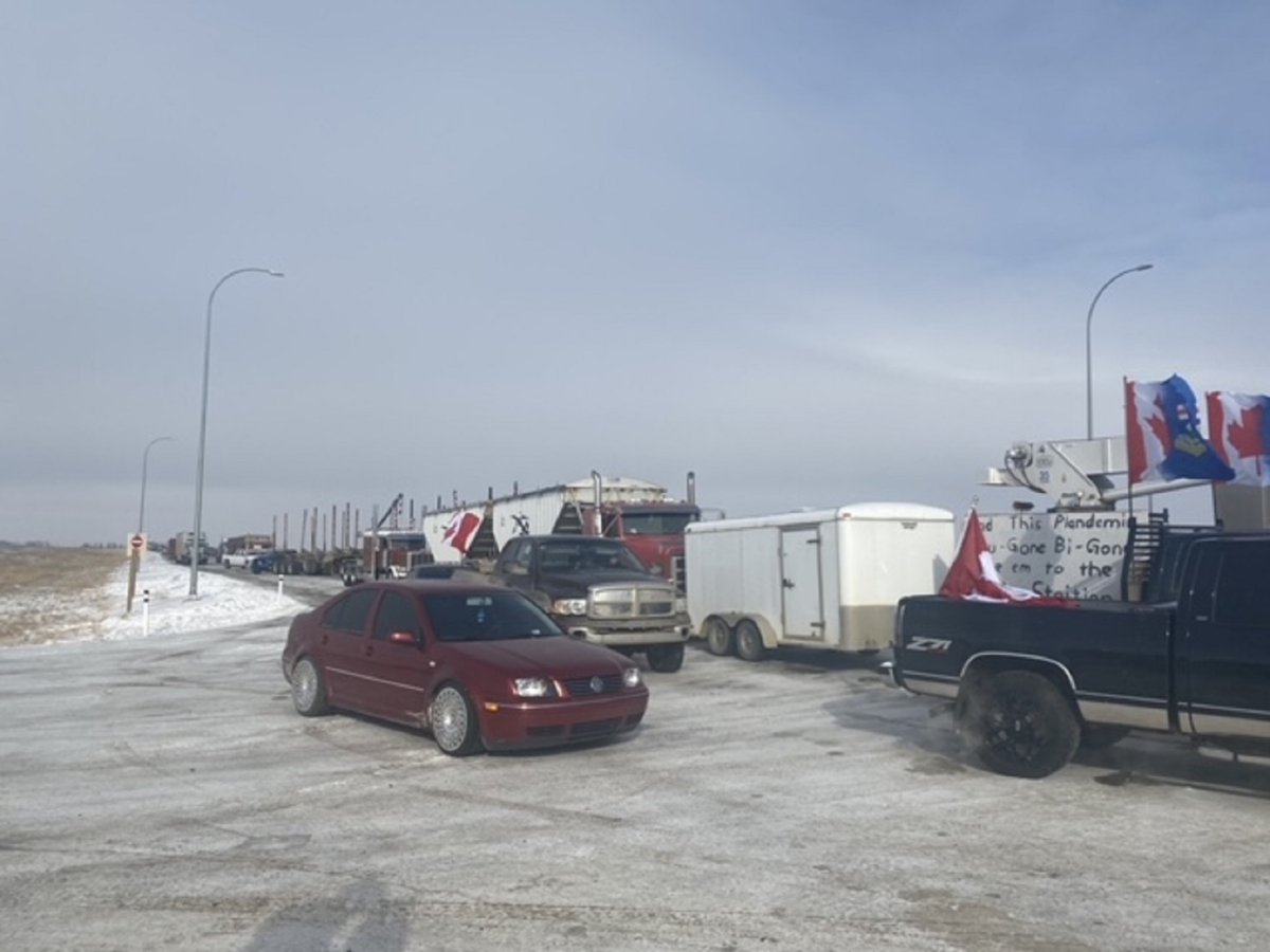 Trucks heading to U.S. finally get through Alberta border protests at ...