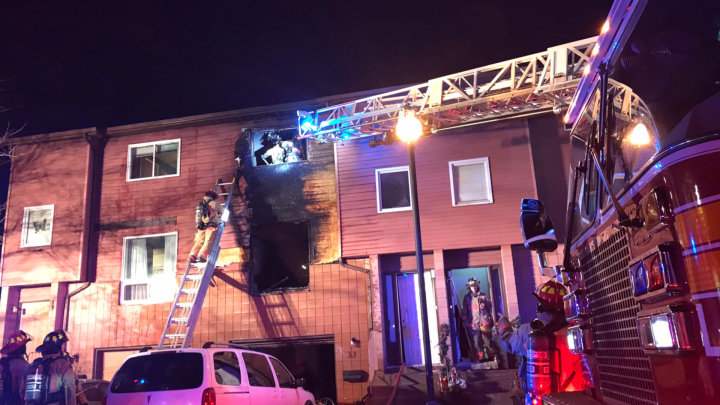 7 rescued from blaze early Monday at townhouse on Hamilton Mountain ...