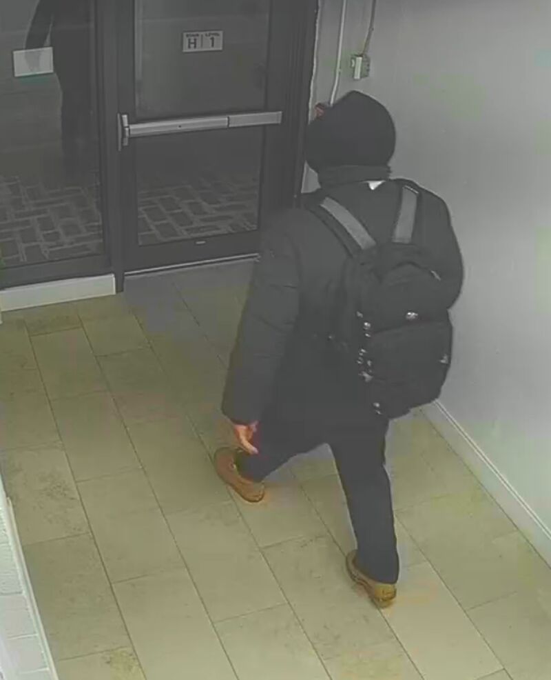Police seek to identify suspect after stabbing leaves man with ‘serious ...