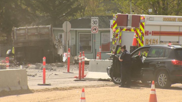 ‘Significant collision’ shuts down highway in Cochrane - Calgary ...
