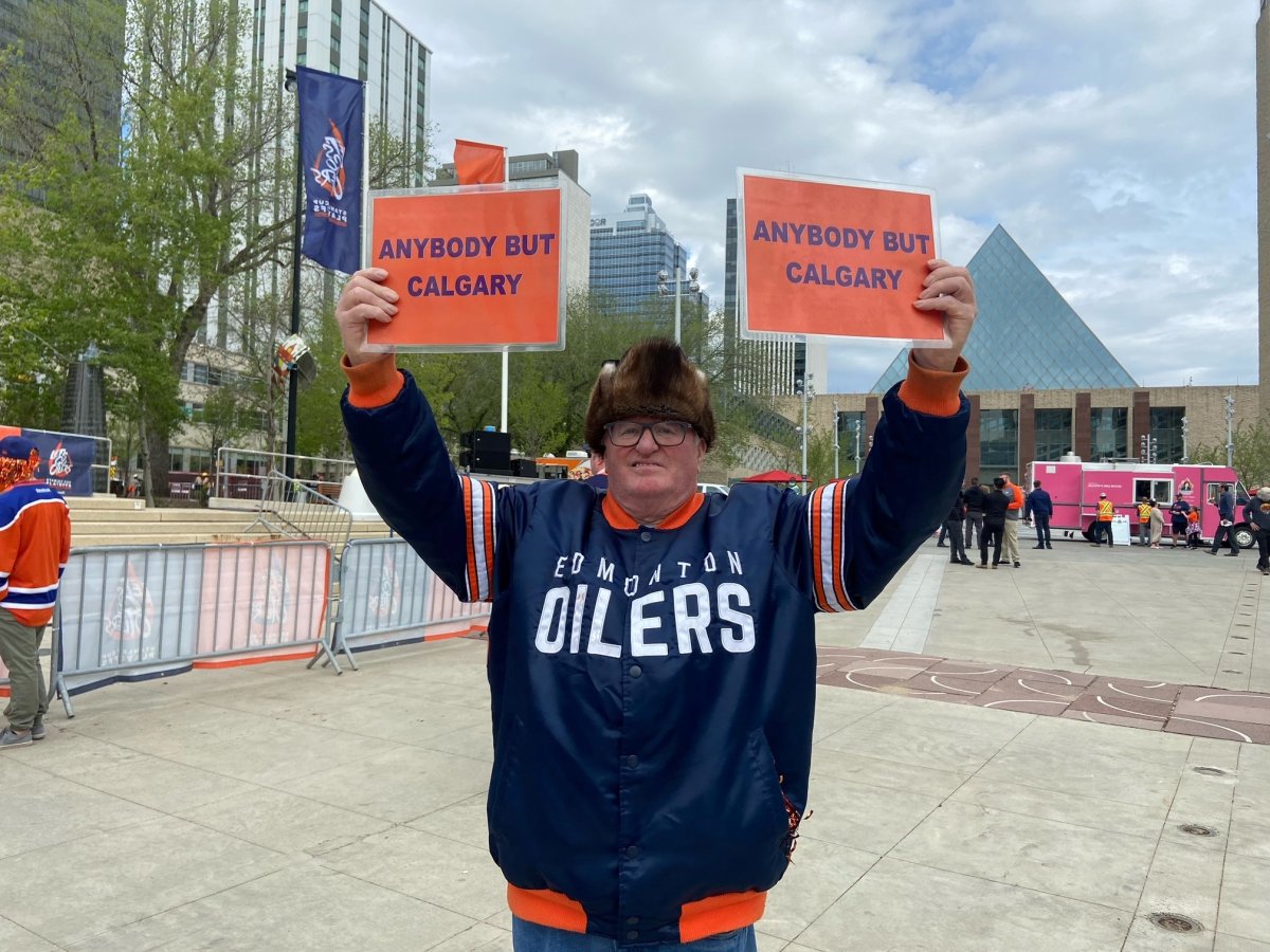 Hundreds of fans pack Churchill Square for Edmonton Oilers community ...