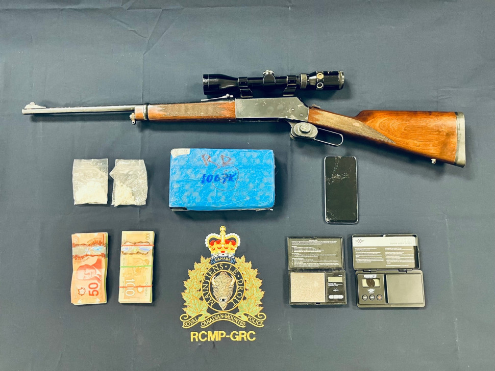 N.B. RCMP seize rifle, drugs and cash in alleged trafficking bust - New ...