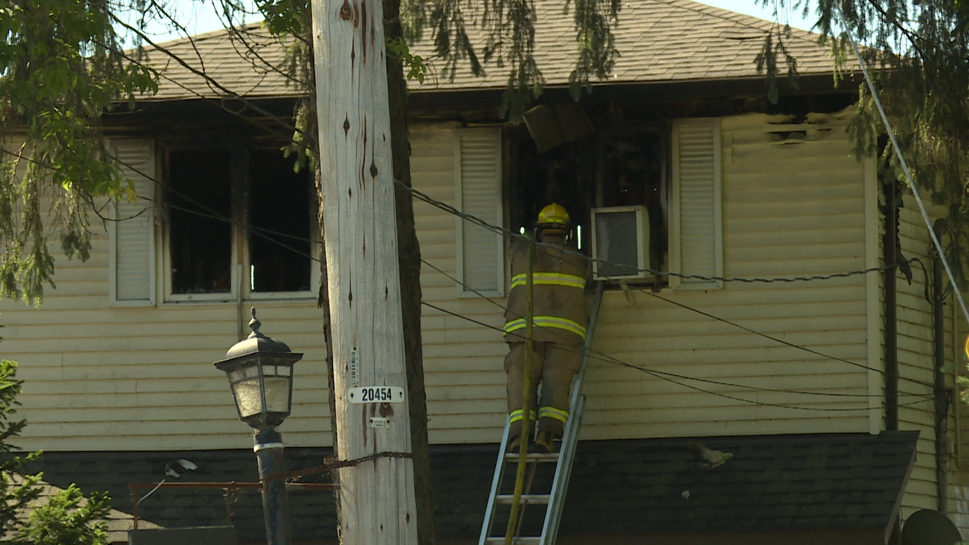 Kingston Fire and Rescue responds to early morning house fire on Bath ...