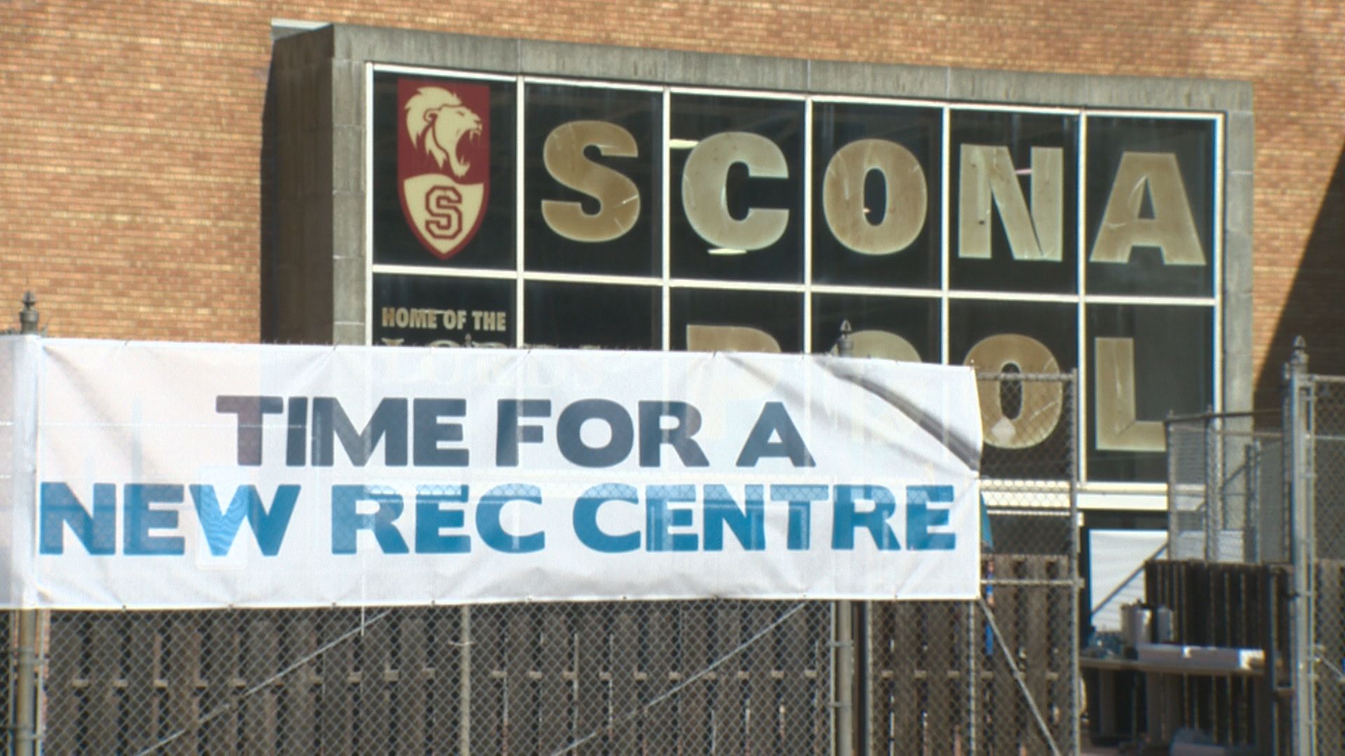 Crowds Gathered For Final Swim As Edmonton's 65-year-old Scona Pool ...