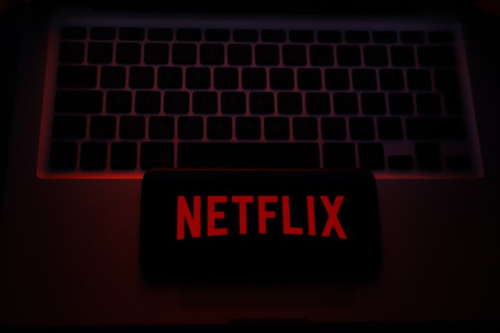 Netflix Canada unveils $5.99 ad-supported subscription package ...