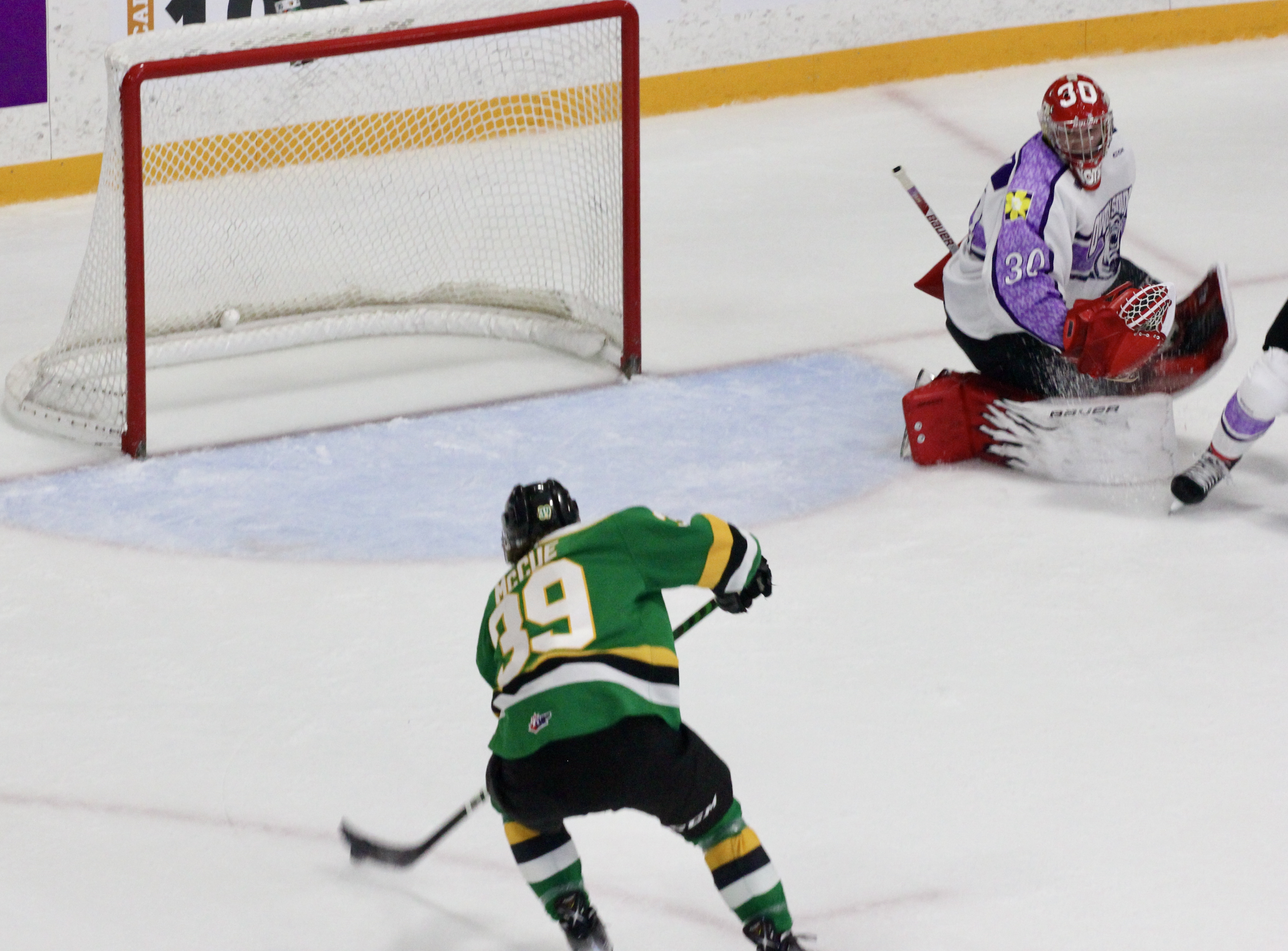 Max McCue, Brett Brochu lead London Knights past the Attack in Owen ...