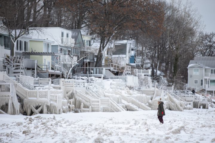 IN PHOTOS: Houses covered in ice near Fort Erie, Ont., after major ...