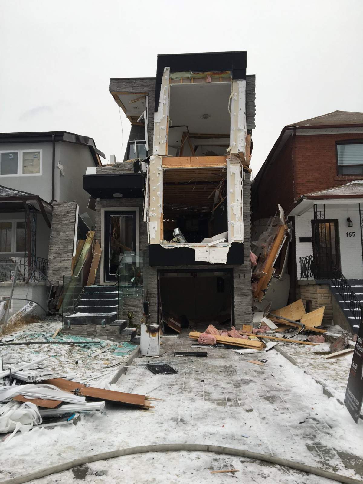 Officials investigating after explosion at Toronto home - Toronto ...