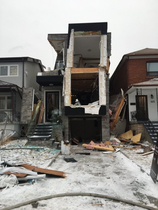 Officials investigating after explosion at Toronto home - Toronto ...