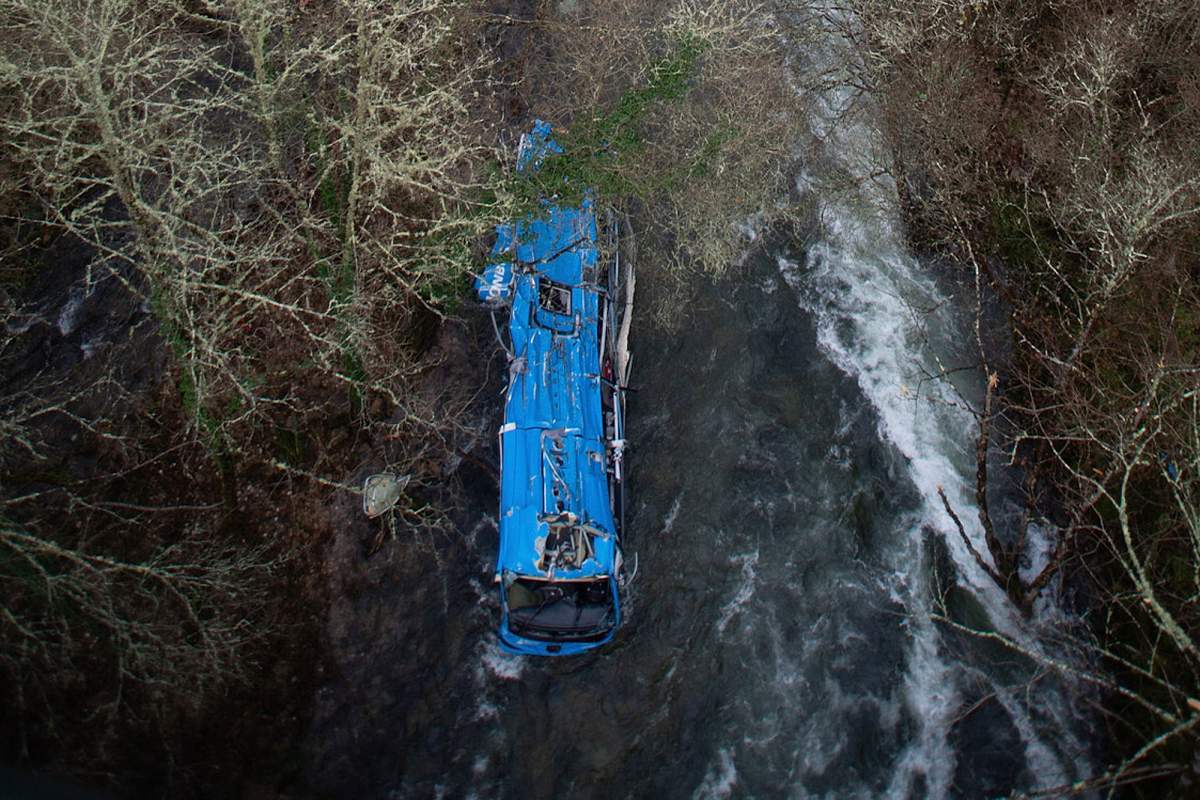 7th body found after bus plunged into Spanish river on Christmas Eve ...