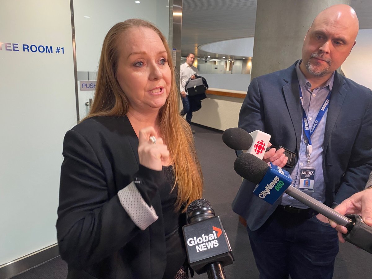 Residents urge Toronto committee to not make Yonge Street bike lanes ...