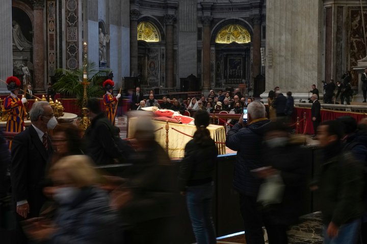 Pope Emeritus Benedict’s body arrives in St. Peter’s Basilica for lying ...