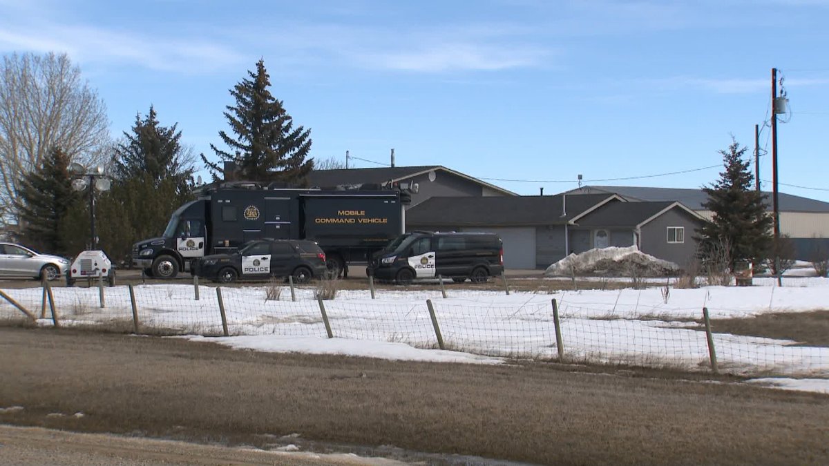 Calgary police, RCMP descend on Chestermere acreage for investigation ...