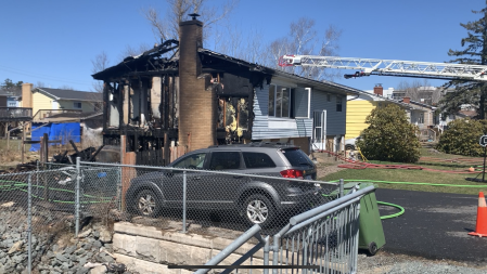 Halifax fire crew ‘goes on offensive’ to knock down blaze in Sackville ...
