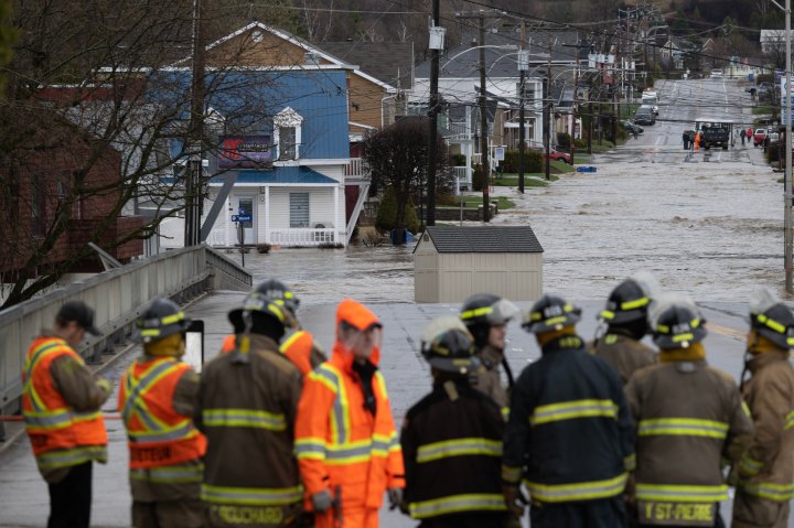 Trudeau pays tribute to Quebec firefighters swept away by rising ...