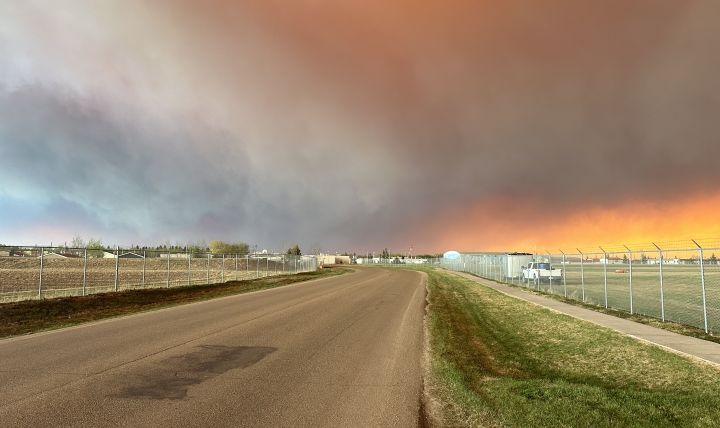 Alberta wildfires: Edson mayor ‘confident’ people will be allowed home ...
