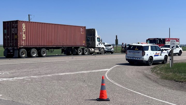 Highway crash near Strathmore, Alta. sends 2 to hospital in life ...