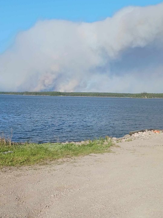 Evacuation order issued in Leaf Rapids as wildfire closes in - Winnipeg ...