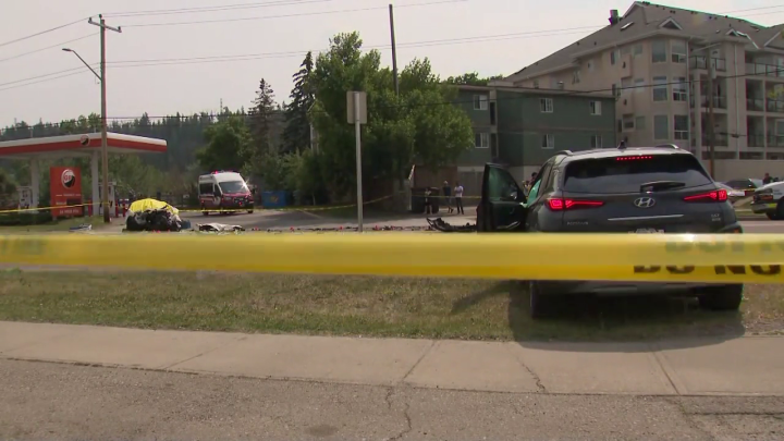 Fatal collision closes Calgary road - Calgary | Globalnews.ca