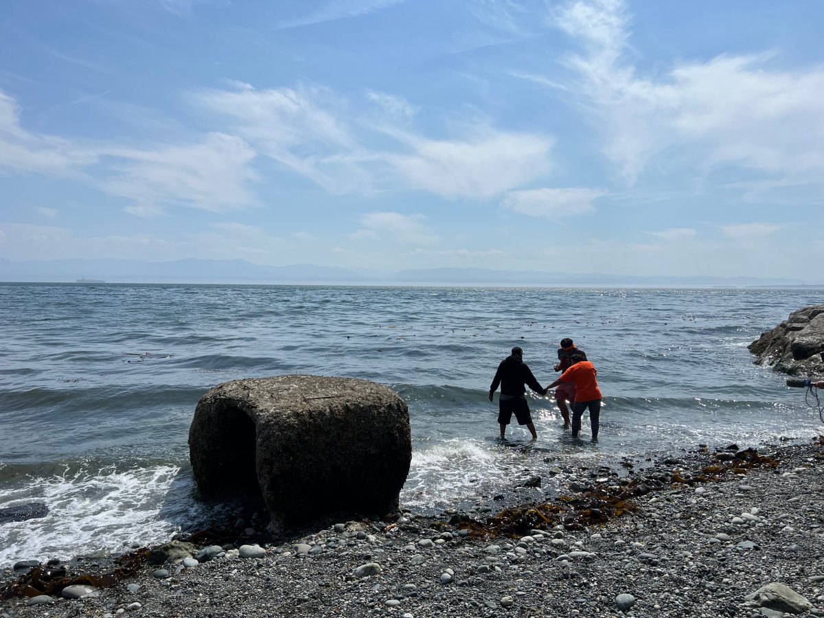 Kainai Nation runners reach Pacific Ocean after cross-country run for ...