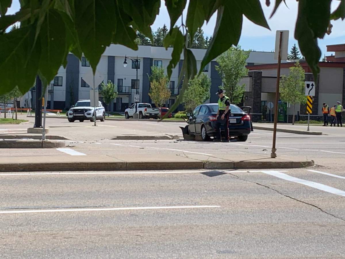 Edmonton police chase ends in Sherwood Park crash - Edmonton ...