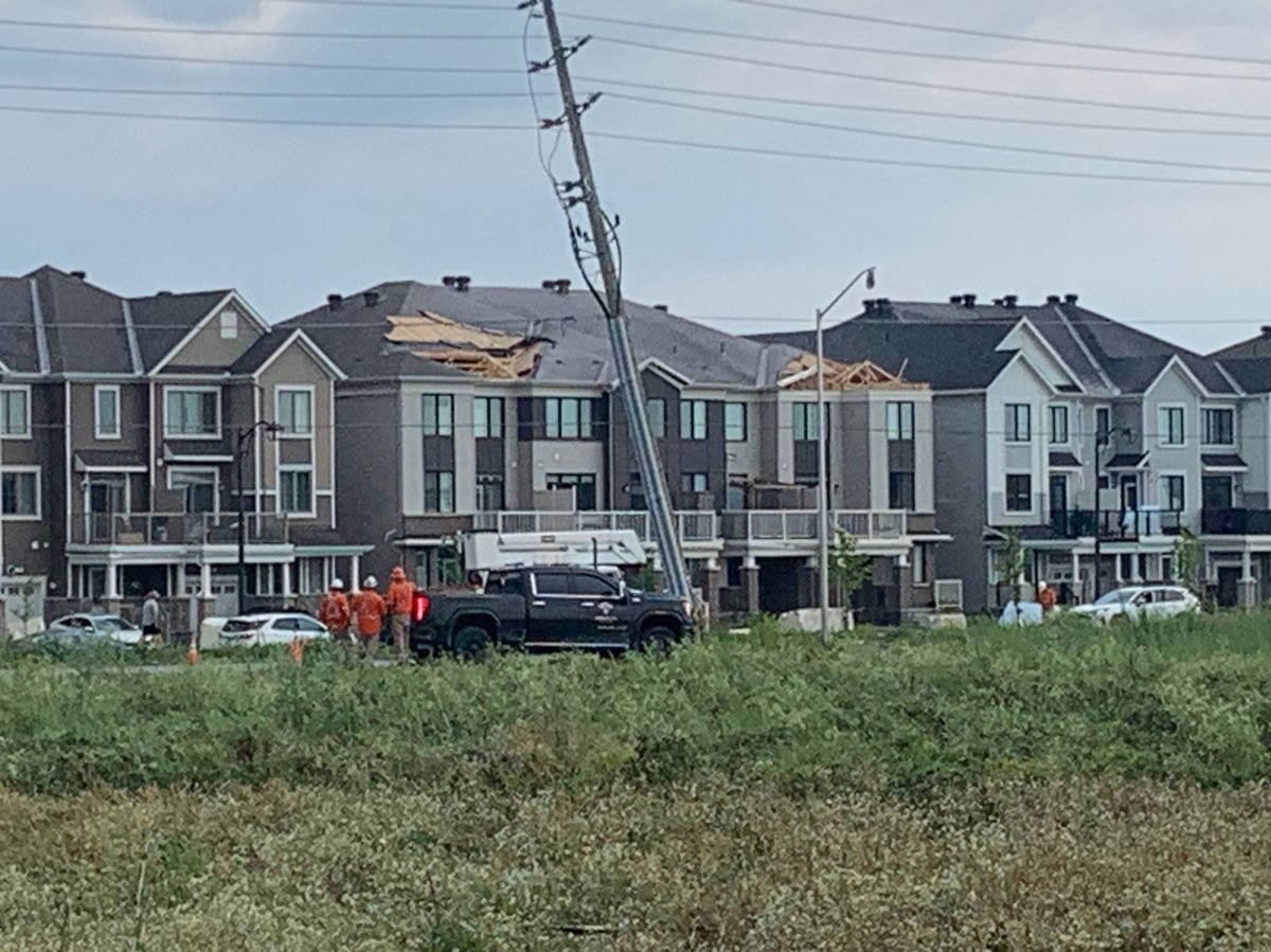 Tornado hits Ottawa suburb in ‘potent storm system,’ over 100 homes damaged | Globalnews.ca