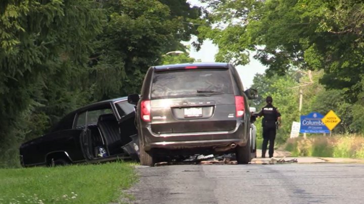 Woman in her 70s seriously injured in 2-car crash in Oshawa | Globalnews.ca