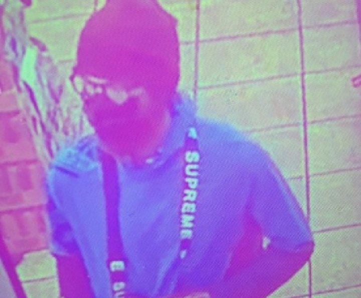 Suspect of Kelowna corner store robbery sought by Mounties | Globalnews.ca