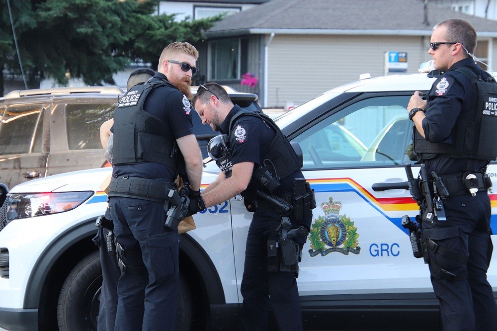 Surrey RCMP detain suspects from 2 vehicles, search for 3rd in ...