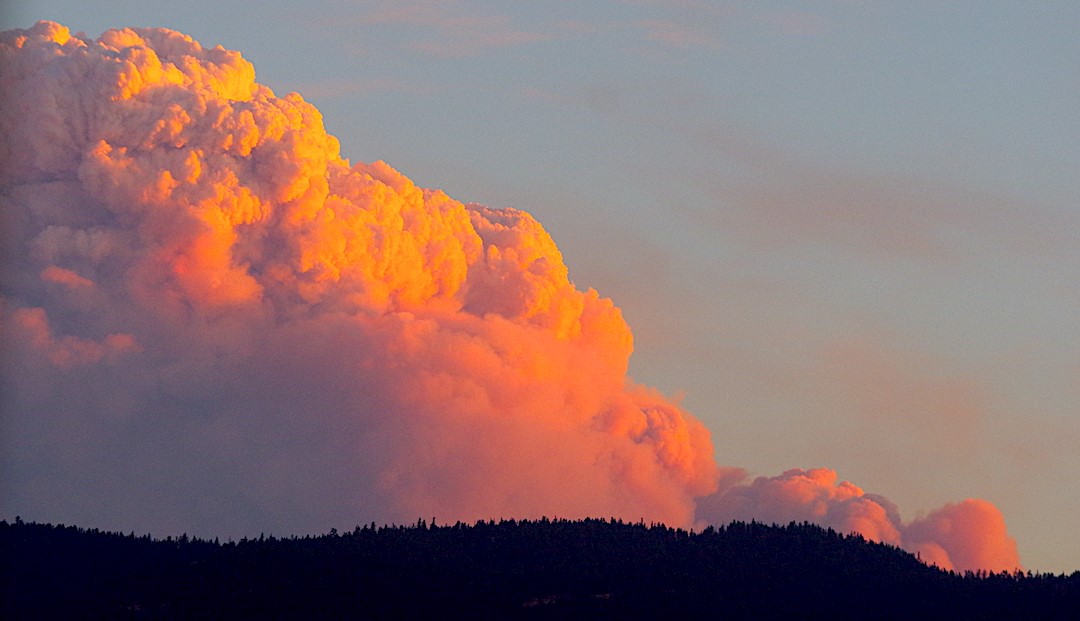 Viewer photos of massive wildfire cloud near Keremeos, B.C. - Okanagan ...