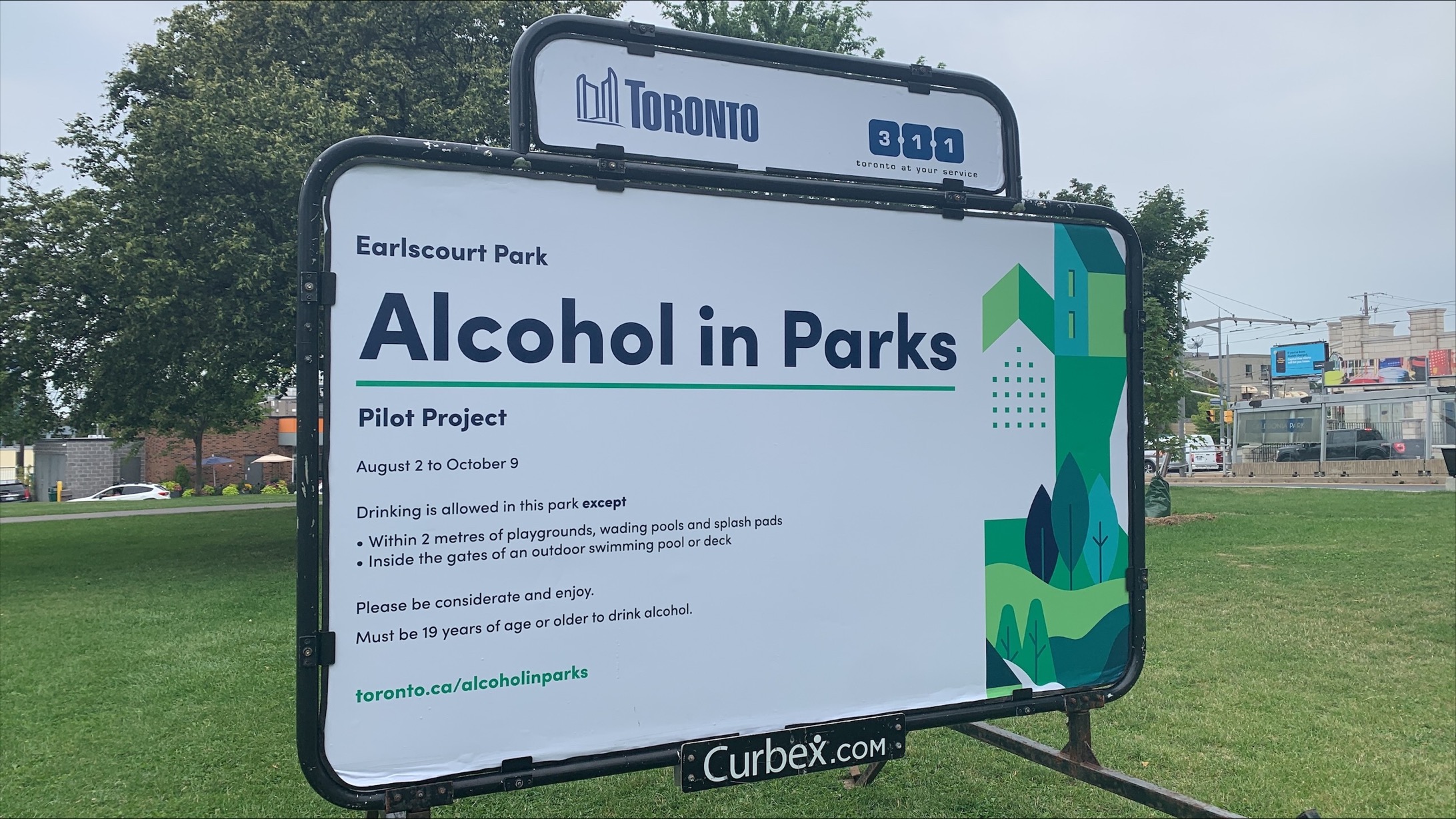 2 councillors ask city to make Toronto’s ‘alcohol in parks’ signage ...