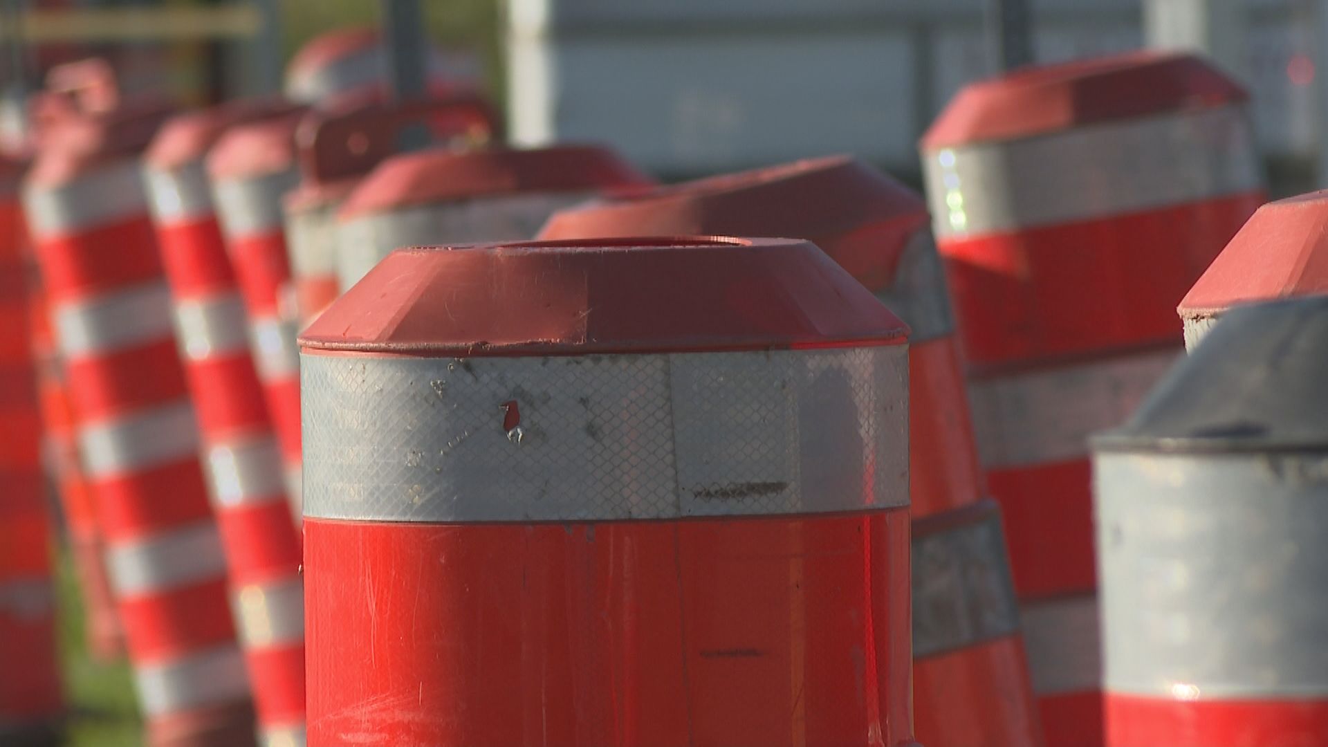Construction cones fly in case of West Island road rage - Montreal ...