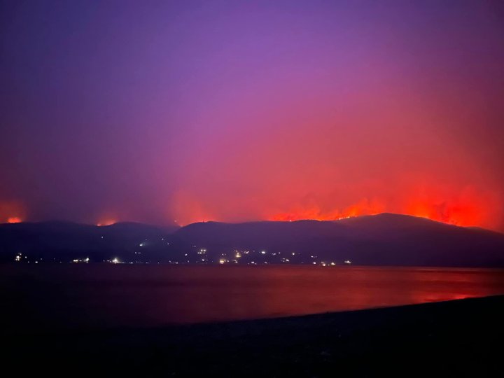 Residents ask to be part of wildfire fighting effort in North Shuswap ...