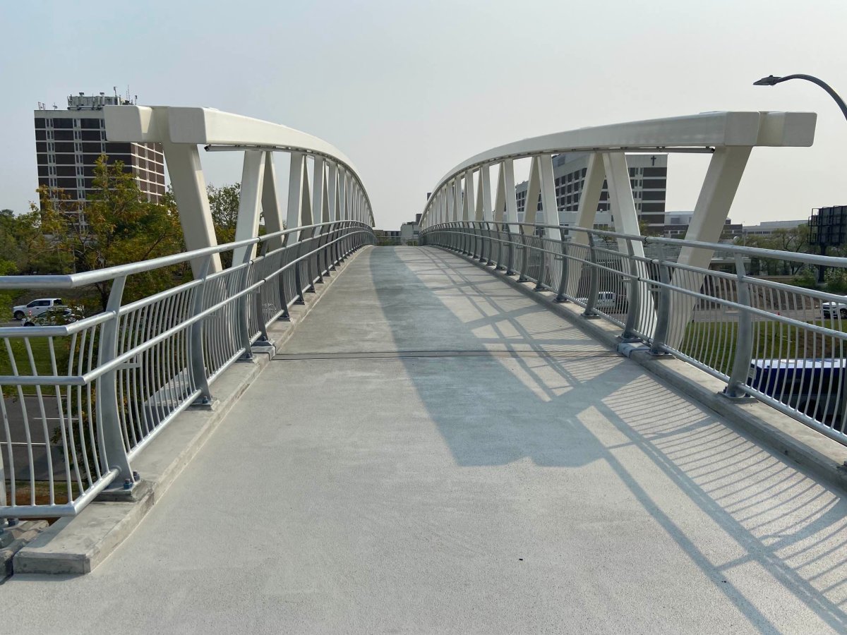 New West Edmonton Mall pedestrian bridge over 170th Street opens ...