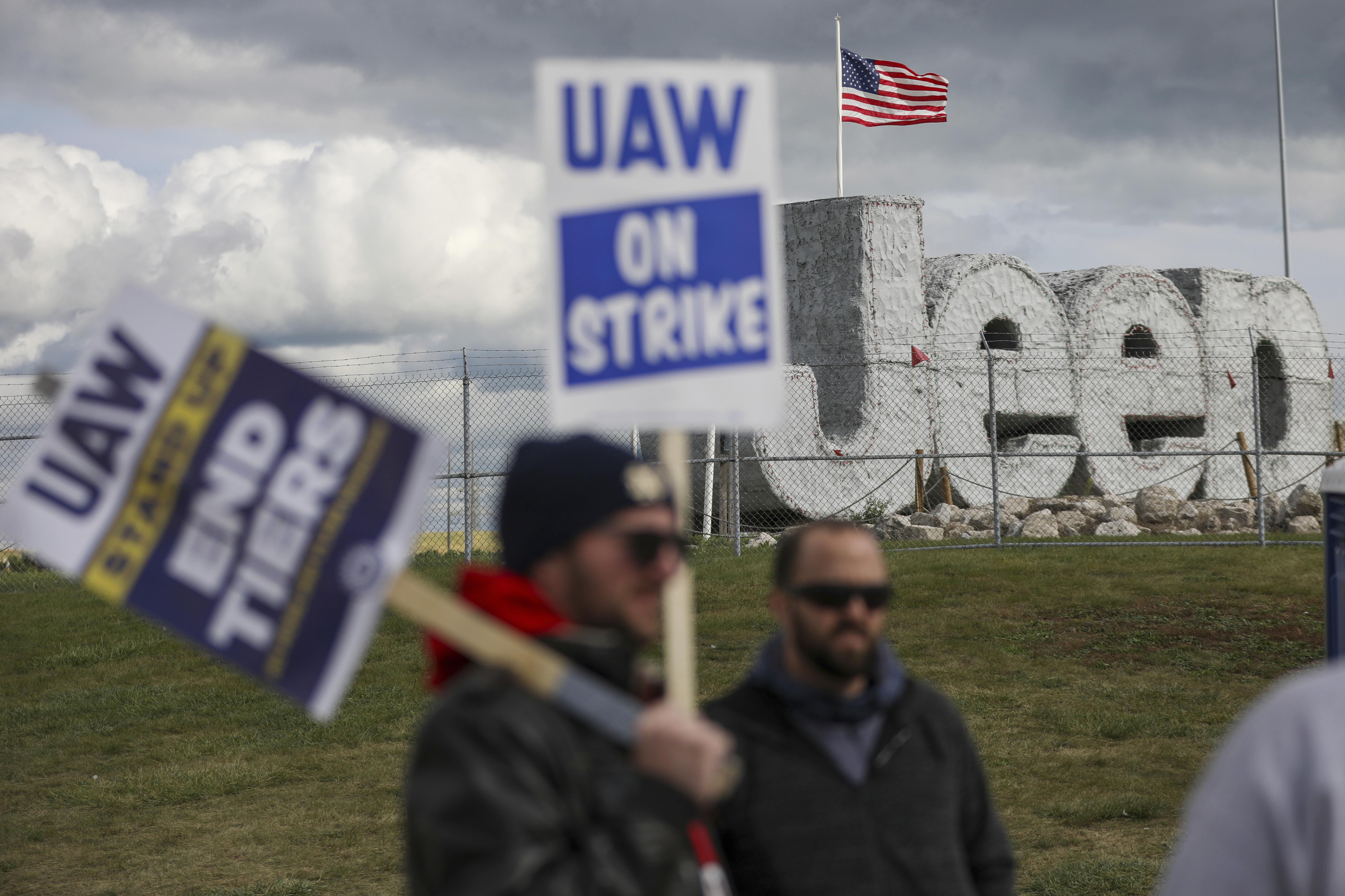 UAW strike starting to impact global businesses, analysts say ...