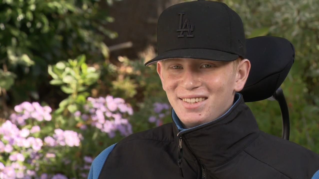 Thousands raised for paralyzed B.C. teen who broke his neck diving into ...