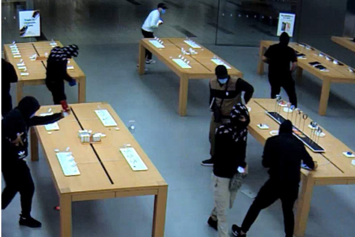Police seek 8-man crew allegedly involved in cell phone store heist in ...