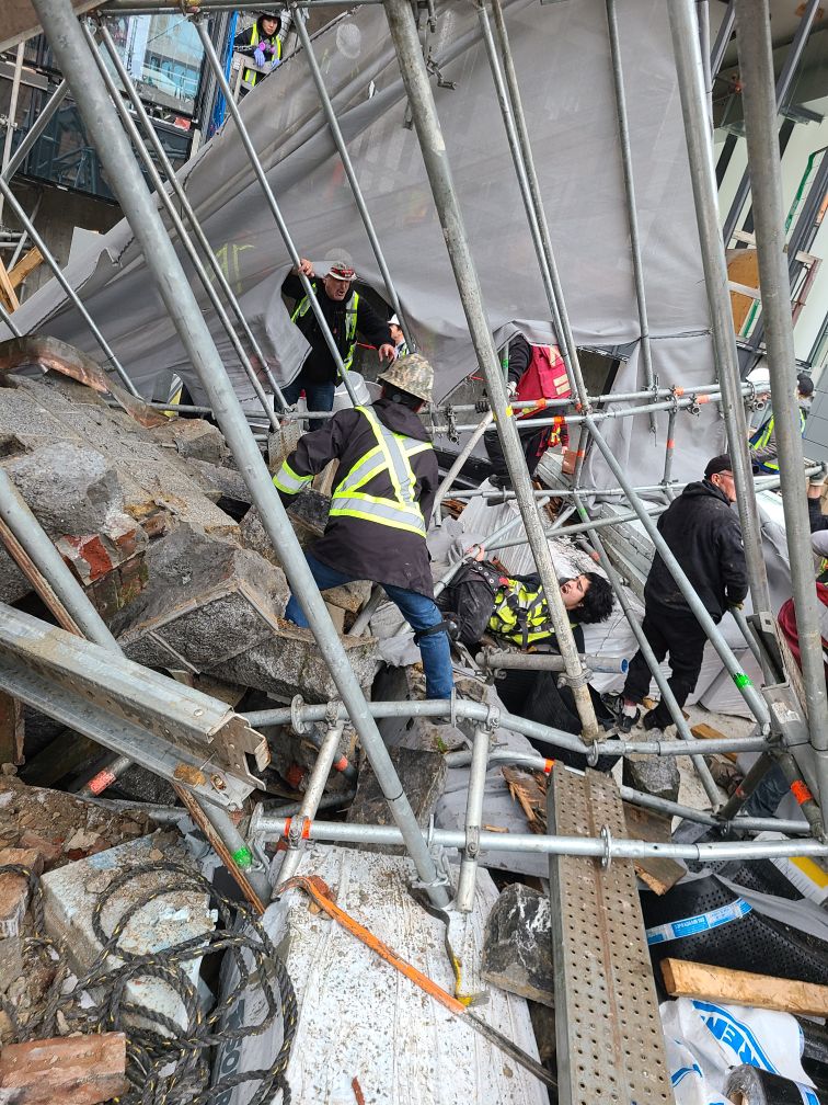 3 workers rescued after collapse at work site in downtown Vancouver ...