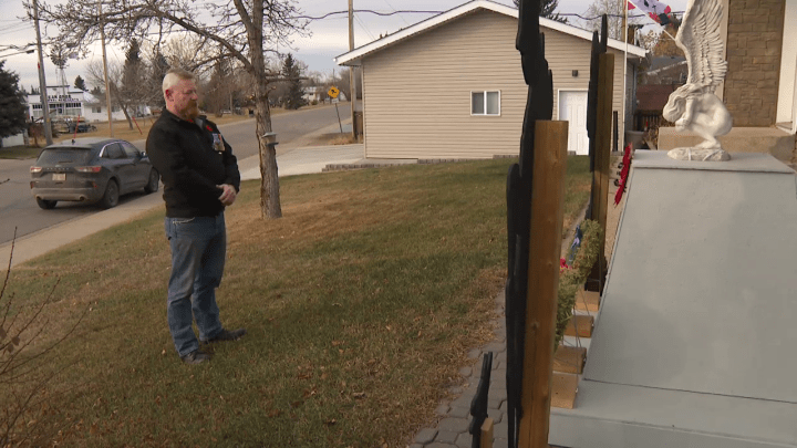 Alberta veteran honours fellow service members with front-yard memorial ...