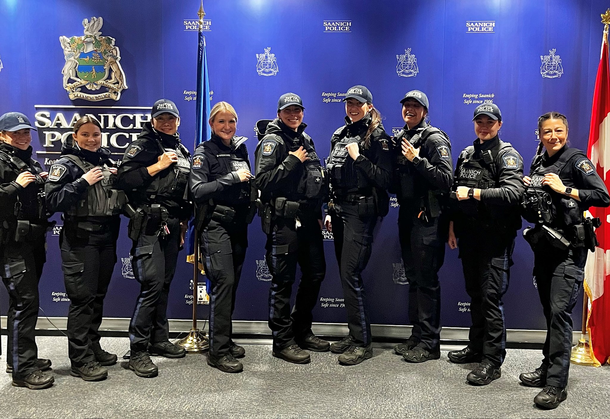 Saanich police deploy all-female constable team | Globalnews.ca