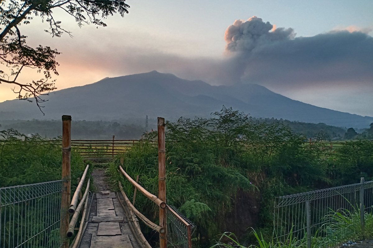 At least 22 climbers dead in Indonesia’s Mount Marapi volcano eruption ...